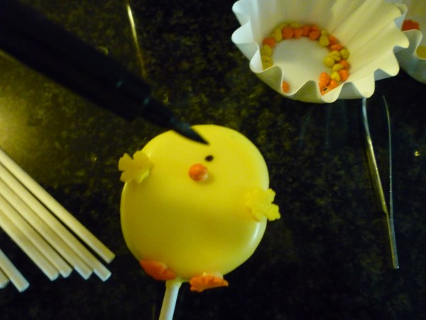 Yellow Chick Marshmallow Pops | SWEET SIMPLE STUFF