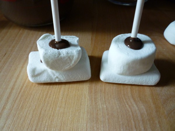 Graduation Cupcakes with Marshmallow Grad Cap Pops | SWEET SIMPLE STUFF