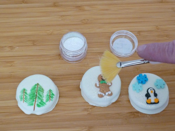 Super Simple Edible Snow Globes | SWEET SIMPLE STUFF