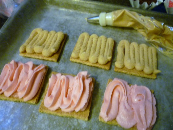 Graham Cracker Sandwiches a.k.a. leftovers | SWEET SIMPLE STUFF